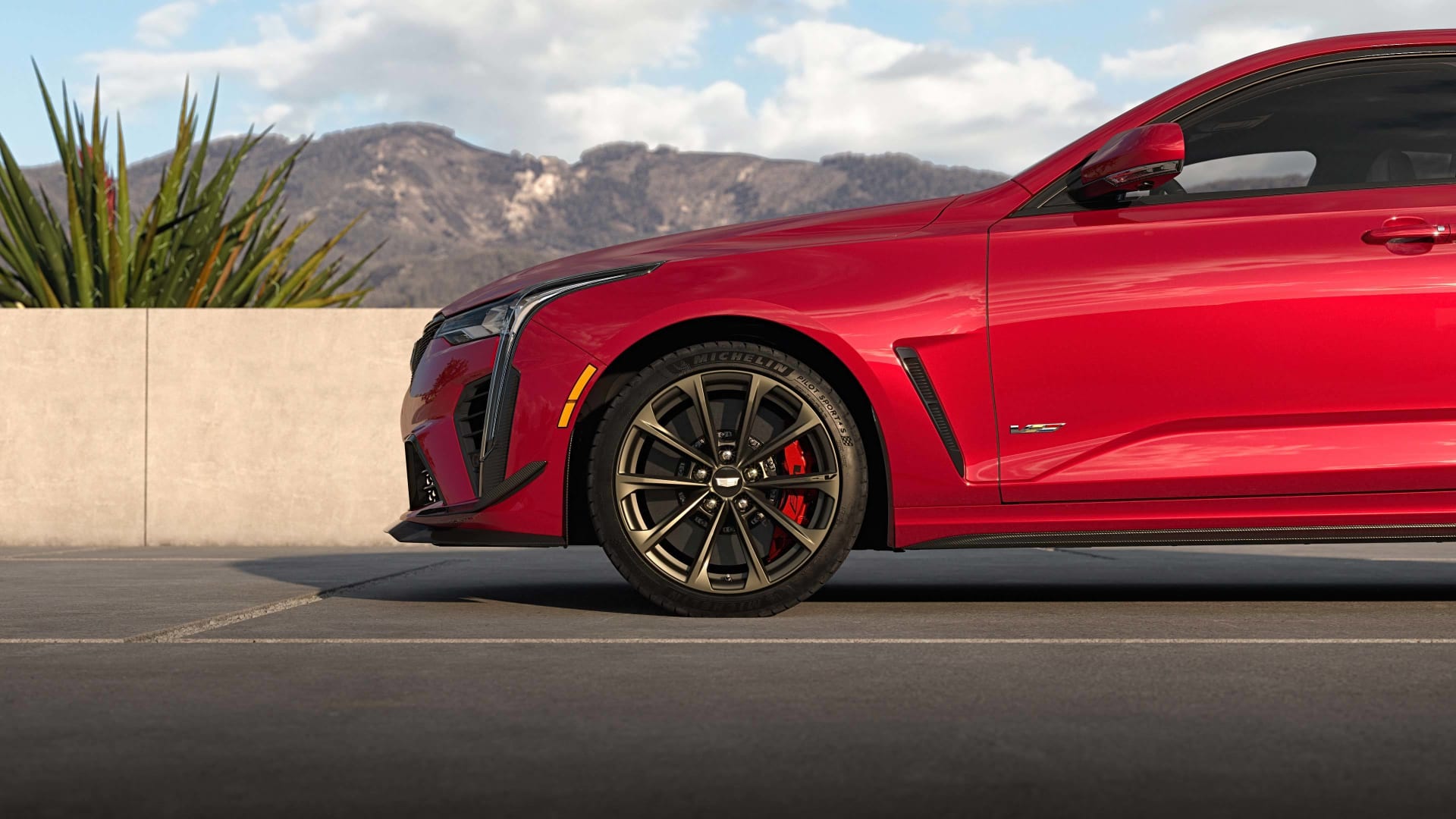 2022 CT4-V Series - Cadillac Digital Brochure