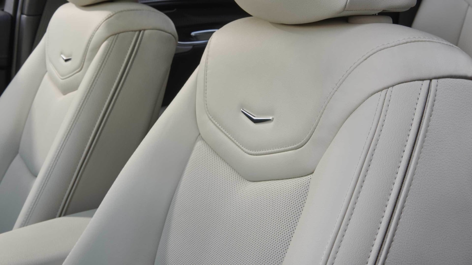 2023 XT5 - Cadillac Digital Brochure