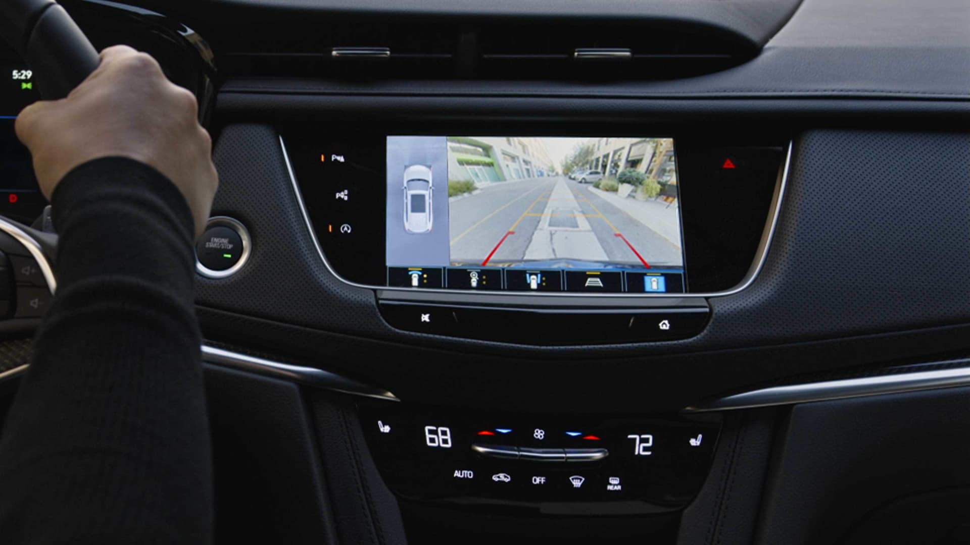 2023 XT5 - Cadillac Digital Brochure
