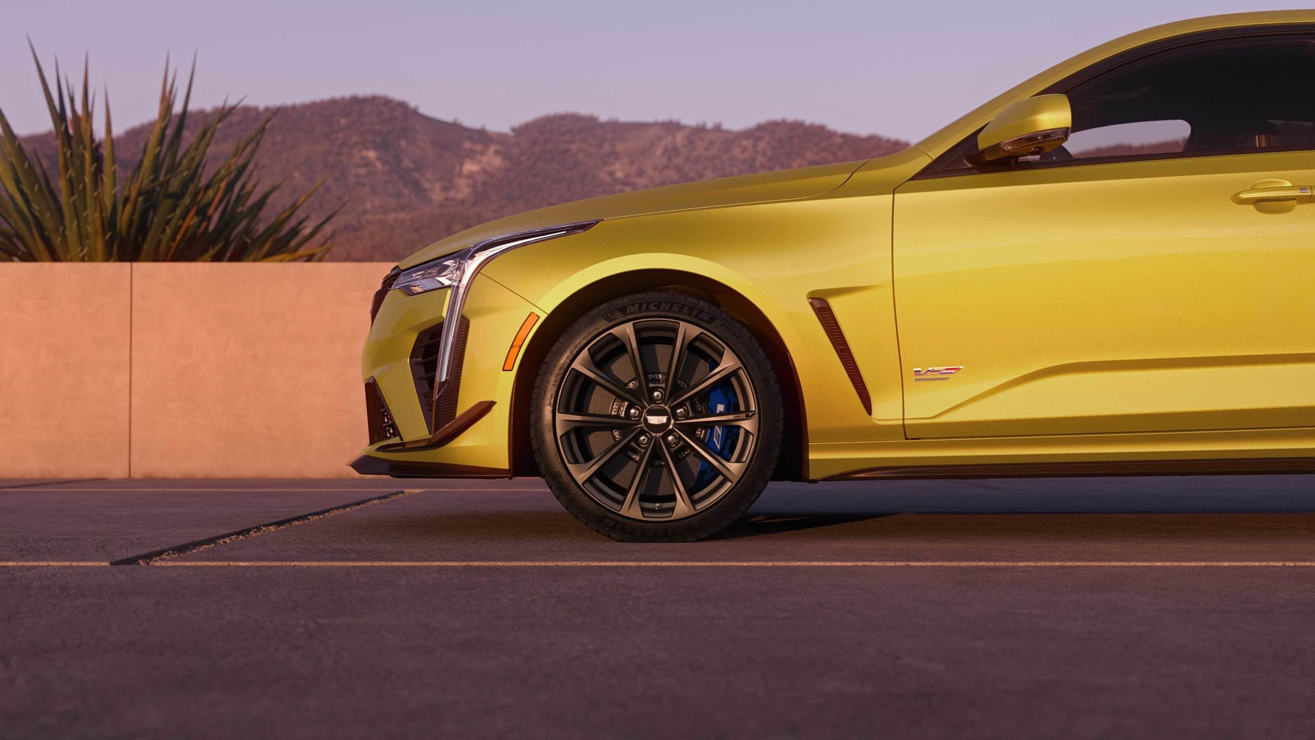 2024 CT4 V-Series - Cadillac Digital Brochure